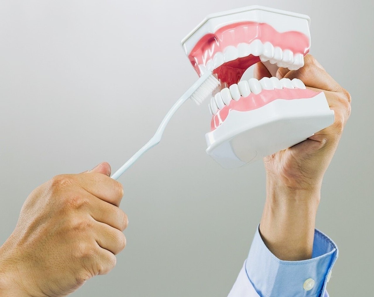 How to Remove Plaque from Dentures Instantly | Bellesmile Dentistry ...
